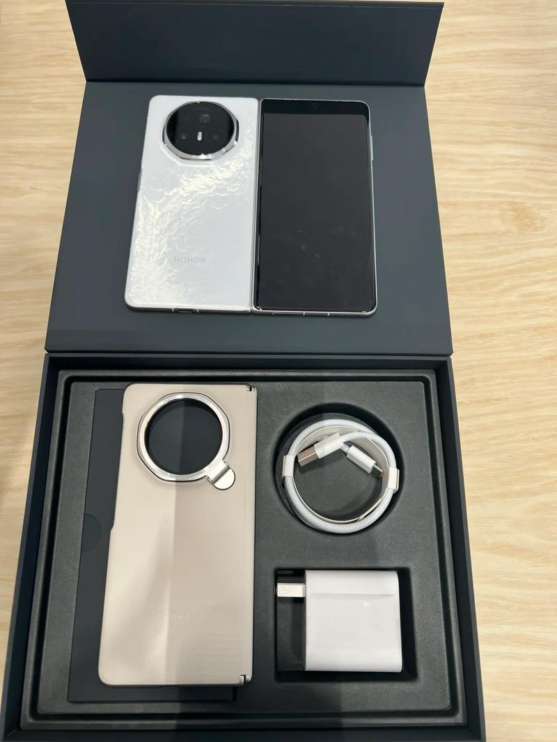 荣耀Magic V3上手体验分享-荣耀Magic V3-ZOL问答