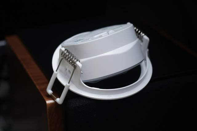 领普人体存在传感器ES5顶装版-荣耀手表 ES-ZOL问答